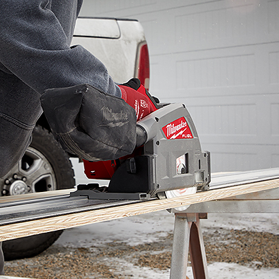 M18 FUEL™ 6-1/2" Plunge Track Saw Kit | Milwaukee Tool